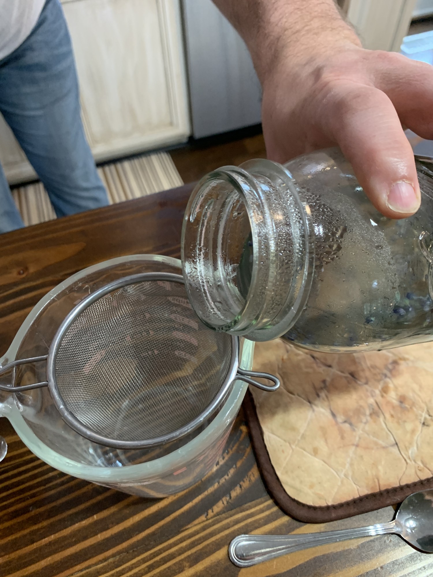 A Yard to Glass Adventure: Making Grape Hyacinth Lemonade – RJ Homestead